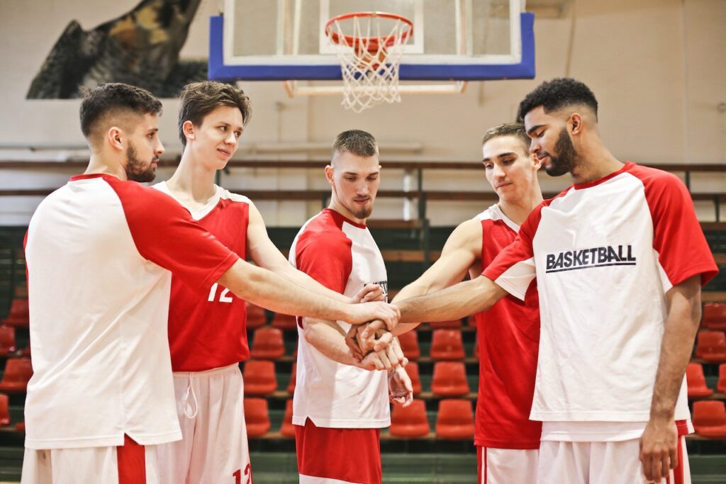 How Many Players Are On A Basketball Team? | uPlaay