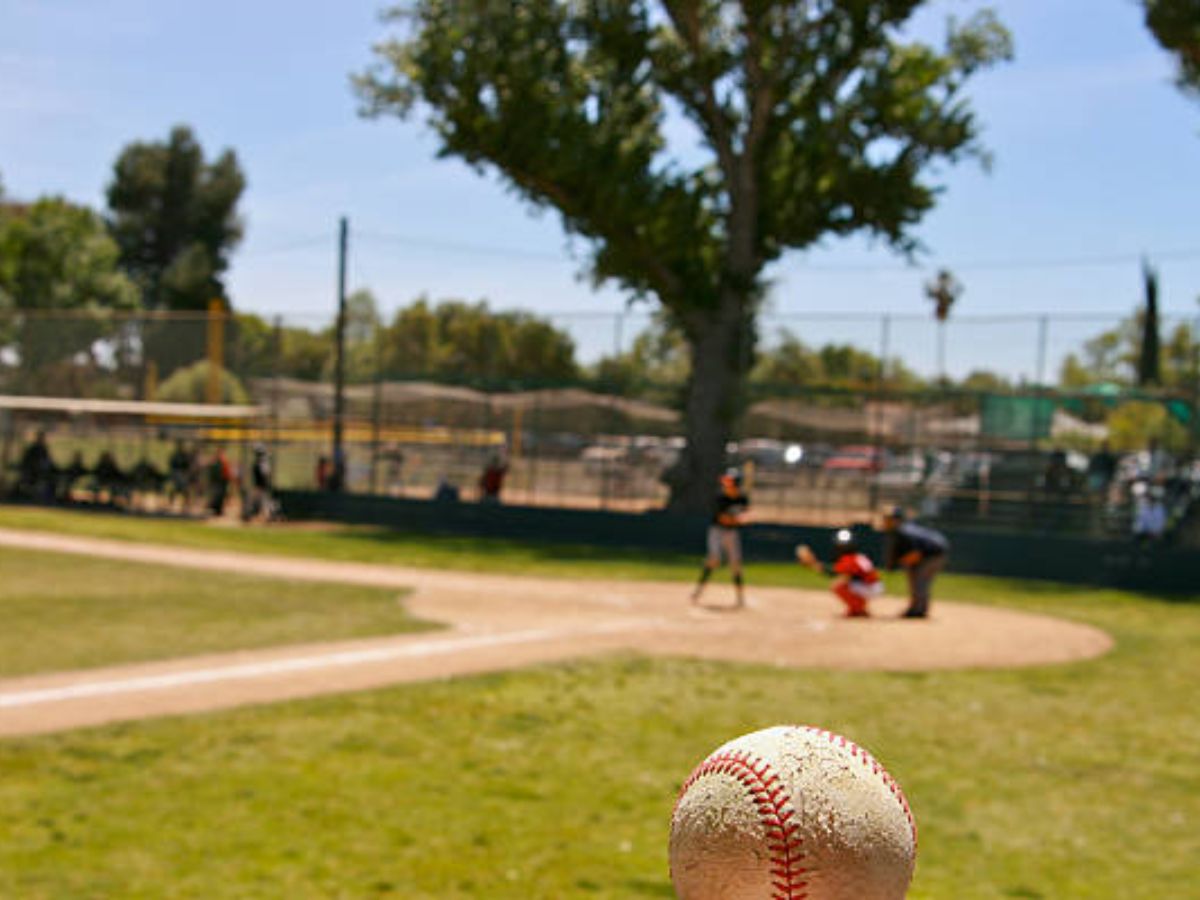 How many baseballs are used in an mlb game